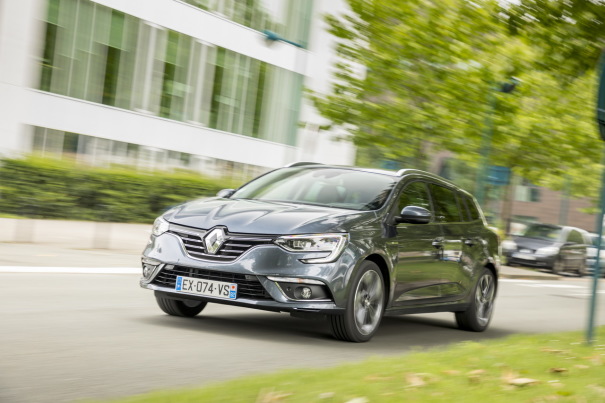 Essais RENAULT Megane N1 — Page 4 - L'argus