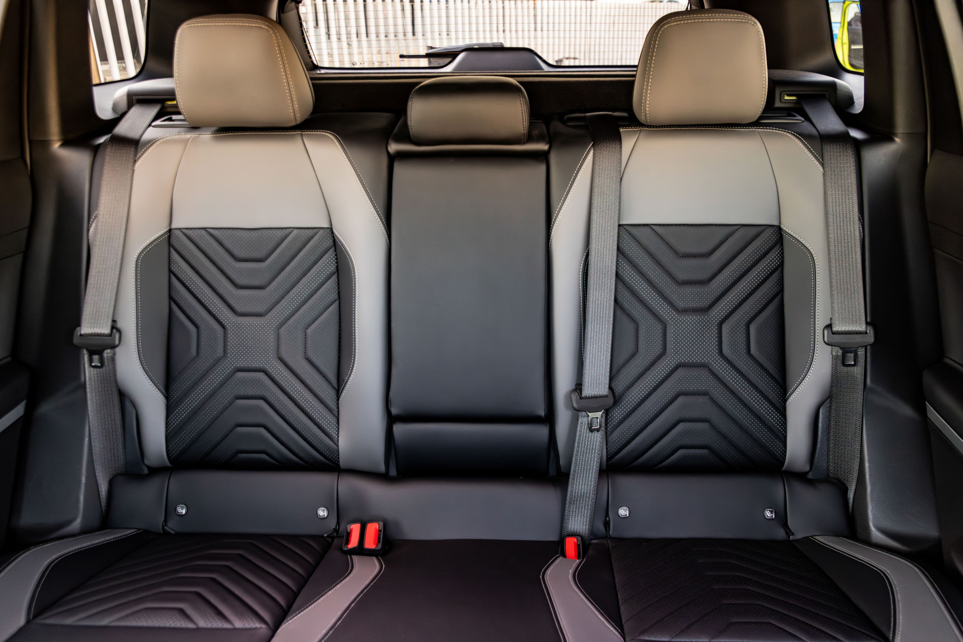Essai Jeep Compass (2026). Que vaut le nouveau cousin du Peugeot 3008 ...