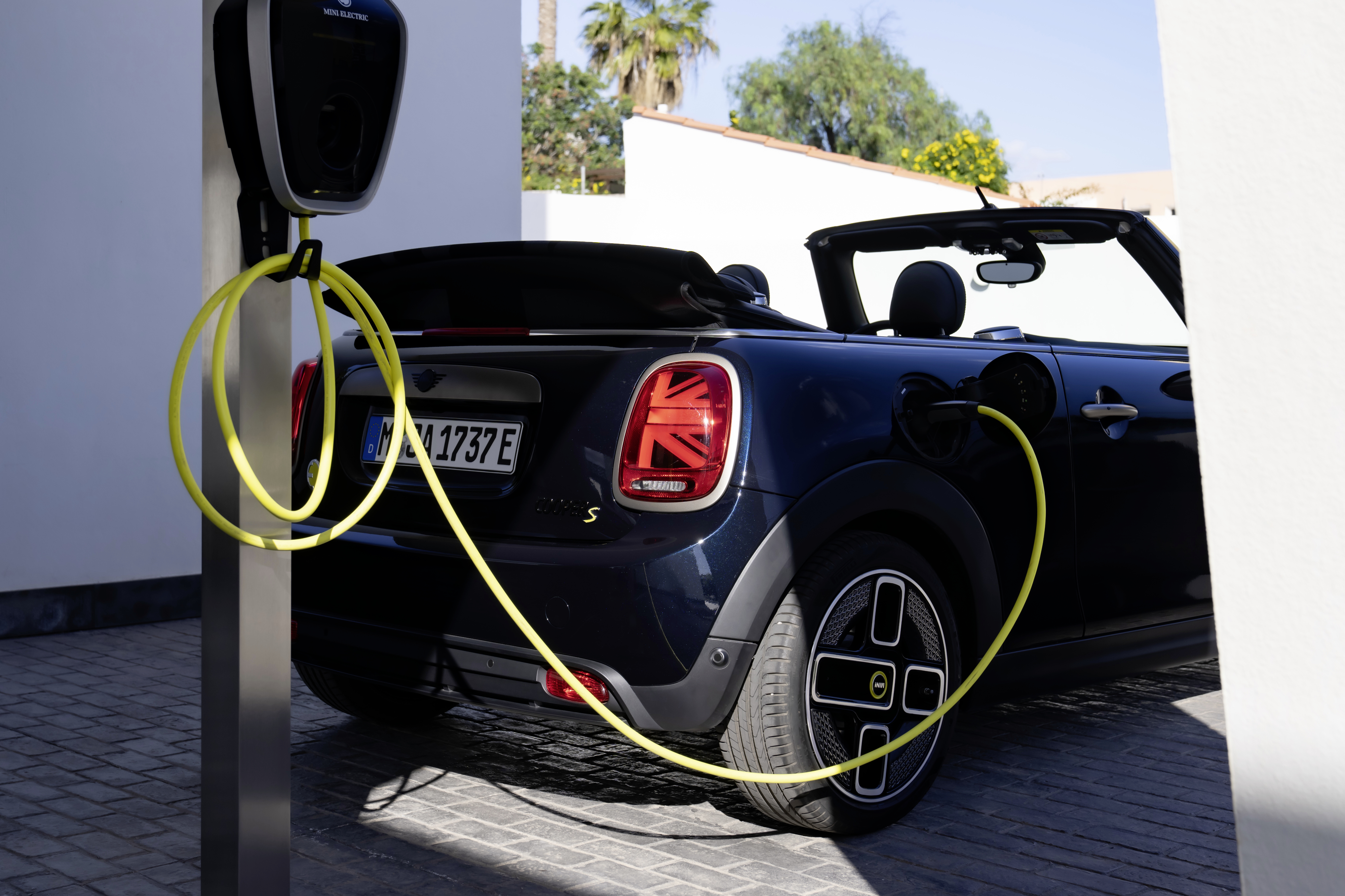 Mini Cooper SE Cabrio (2023). Le cabriolet électrique lancé en série ...