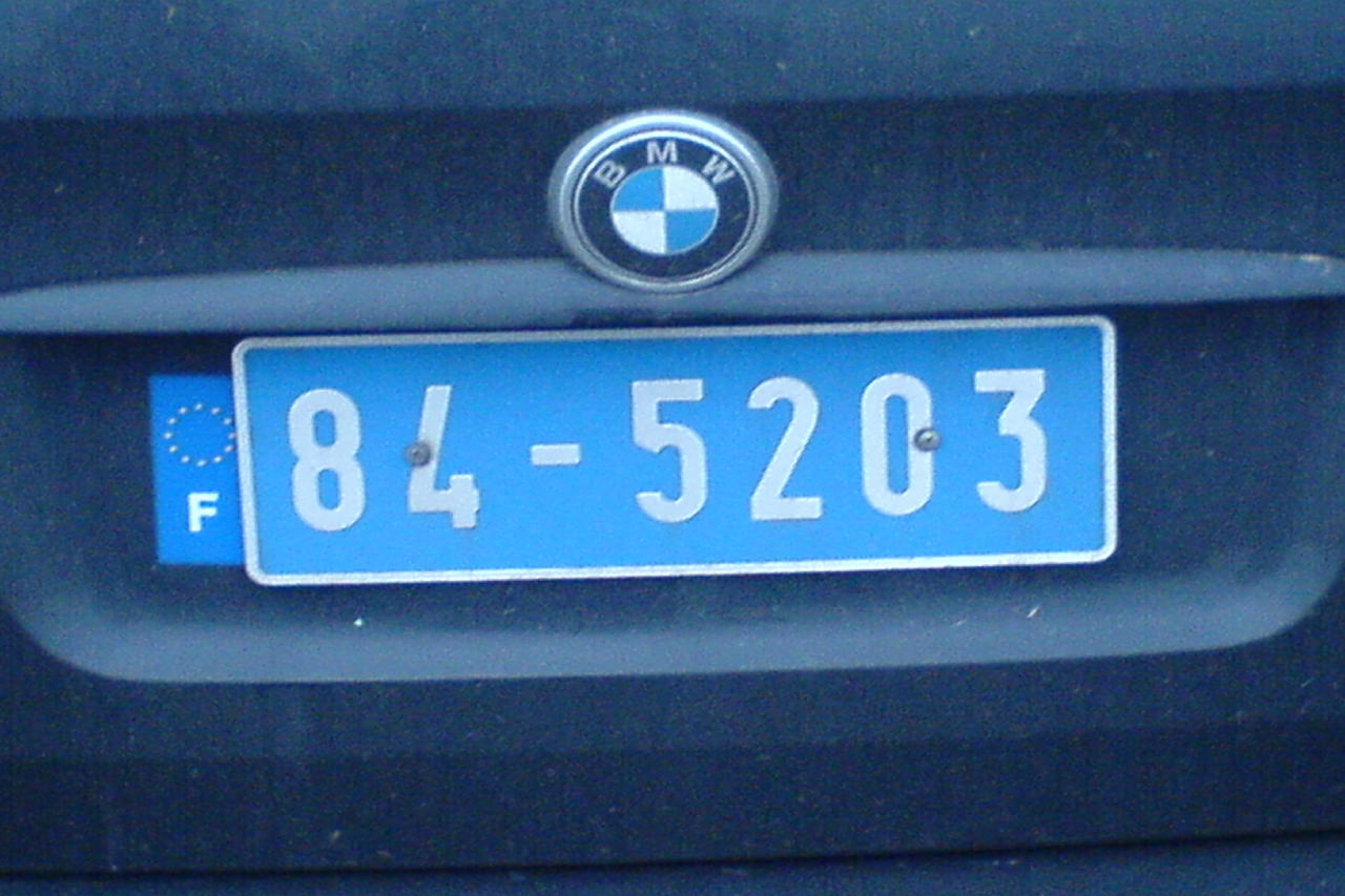 Que signifie la couleur des plaques d’immatriculation ? - L'Argus