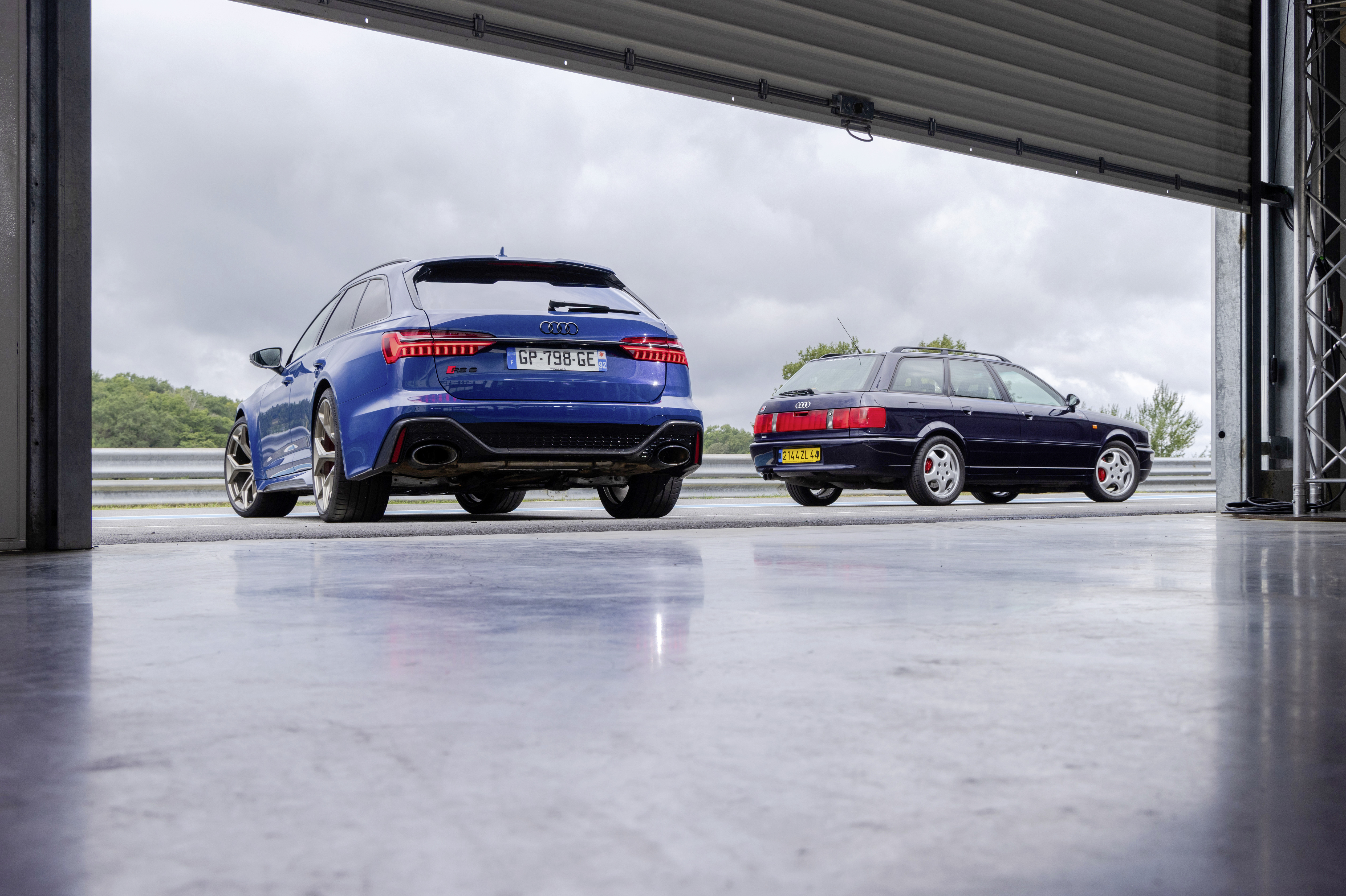 Essai. L’Audi RS2 de 1995 rencontre la RS6 Performance 2023 ! - L'Argus