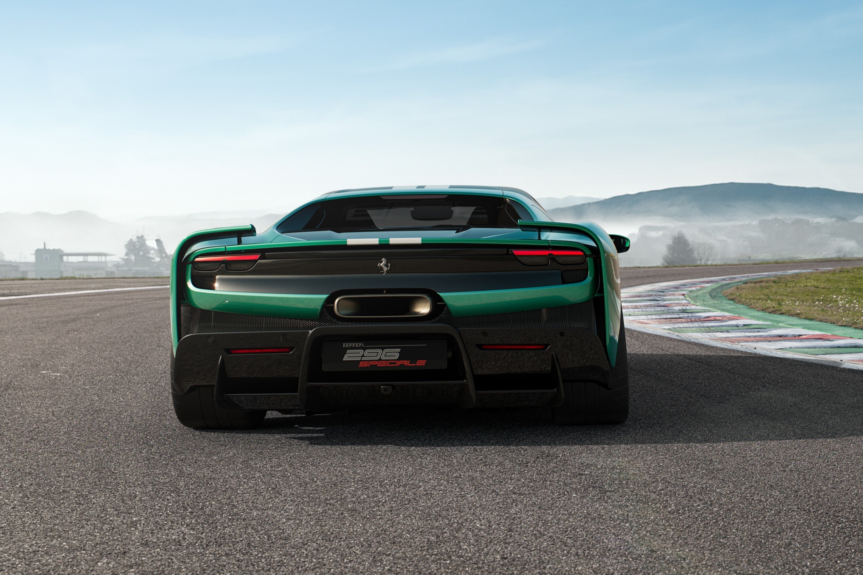 Ferrari 296 Speciale (2025). 880 ch pour la super berlinette hybride ...