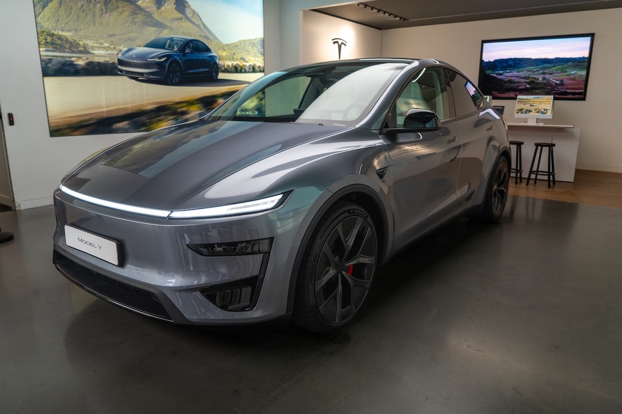 Nouveau Tesla Model Y Performance (2025). Encore plus de watts pour le ...
