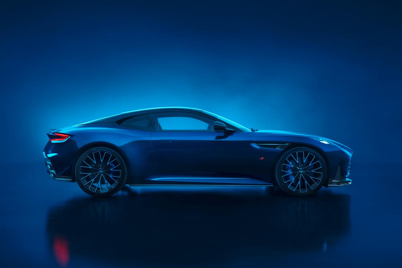 Aston Martin DB12 S (2025). 700 ch pour la GT V8 encore plus musclée ...