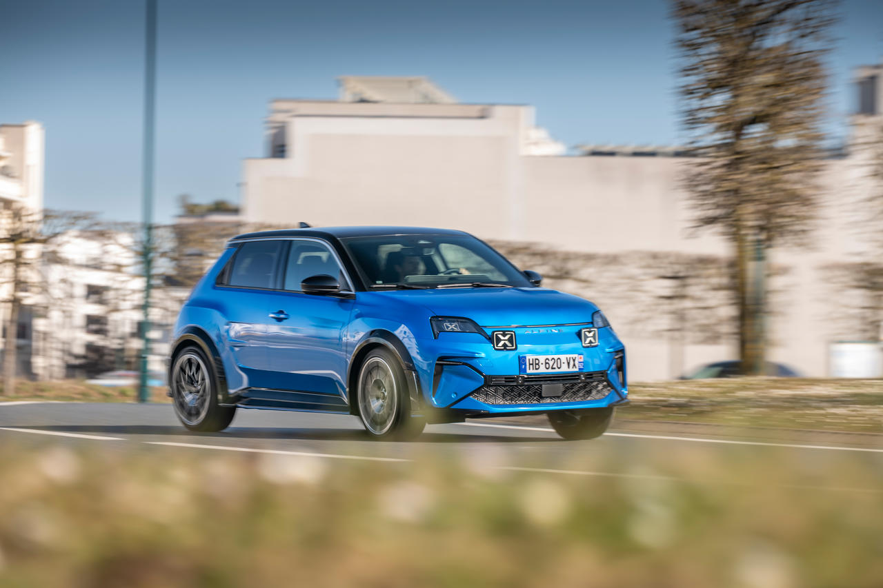 Renault, Dacia et Alpine vont adopter des batteries LFP dans leurs ...
