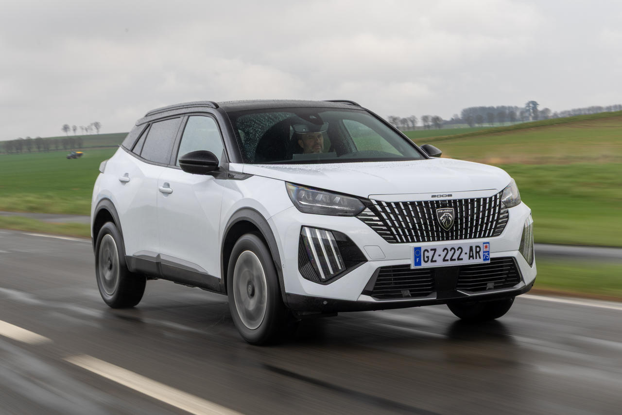 Prix Peugeot 2008 (2025). Nouveau moteur et nouvelle série spéciale ...