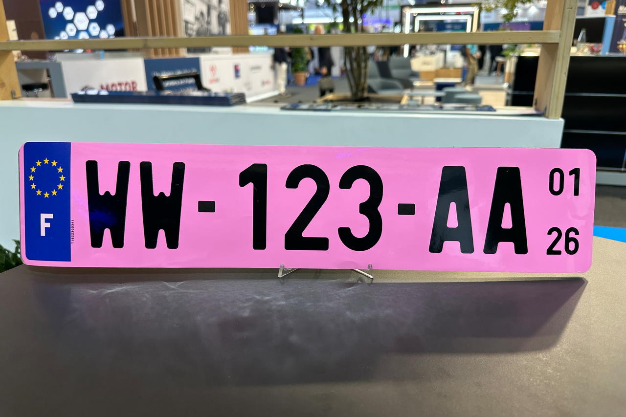 Immatriculation provisoire : les nouvelles plaques roses arrivent en ...