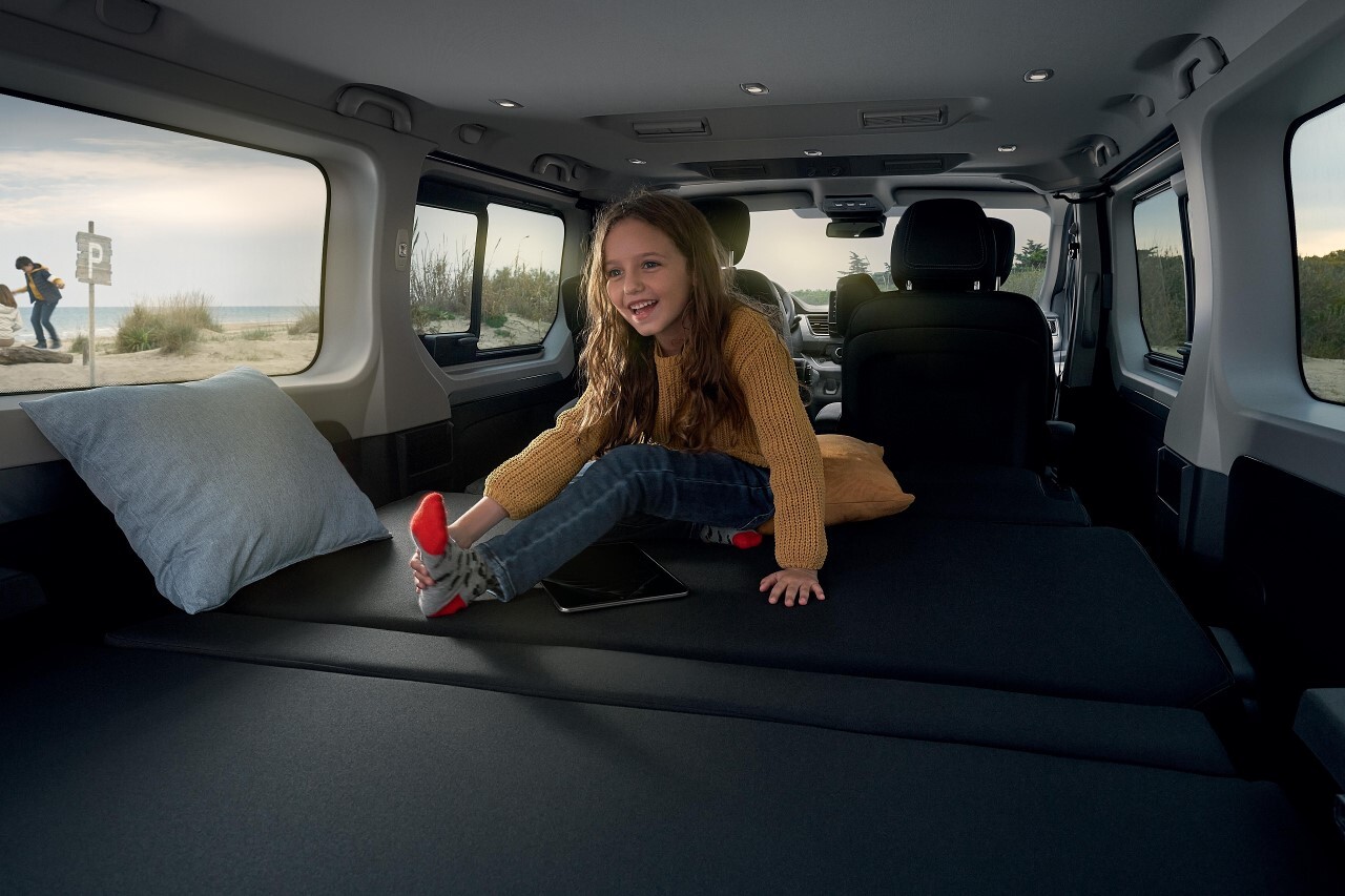 Photo 1 - Renault Trafic Escapade (2026). Un van aménagé plus modeste ...