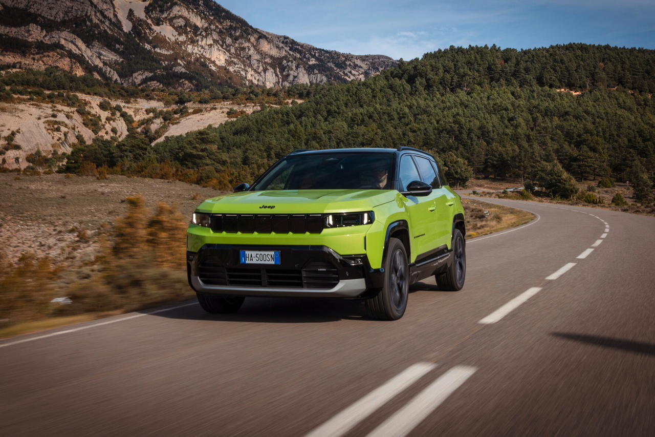 Essai Jeep Compass (2026). Que vaut le nouveau cousin du Peugeot 3008 ...