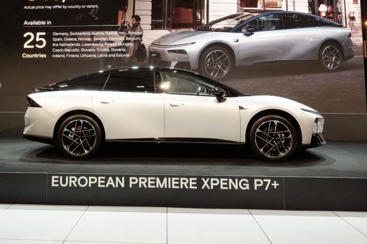 Prix Xpeng P7+ (2026). Photos, gamme et autonomie de la rivale chinoise ...